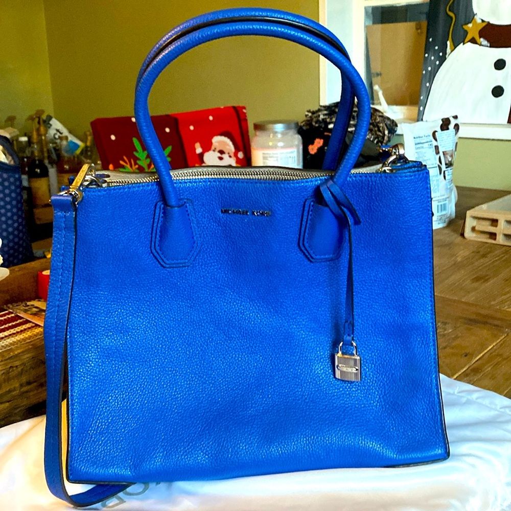 Michael Kors Mercer Md Pebbled Leather Messenger - Gem